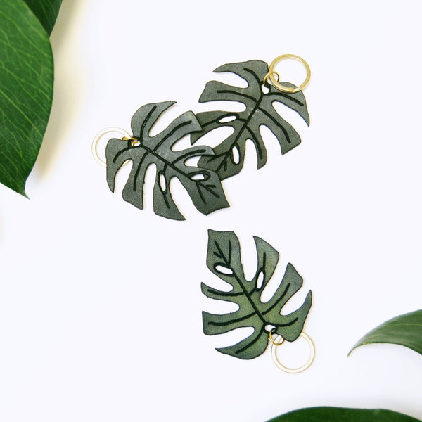 LEATHER MONSTERA LEAF KEY RING